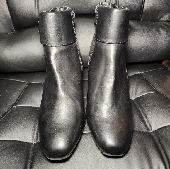 Laura Scott | Shoes | Laura Scott Black Booties Size 7m | Poshmark